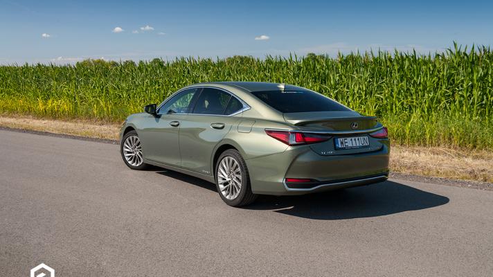 Lexus ES 300 h Omotenashi | TEST - autoGALERIA
