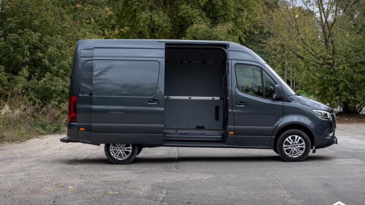 TEST: Mercedes Sprinter V6. Dostawczak pełen mocy | autoGALERIA