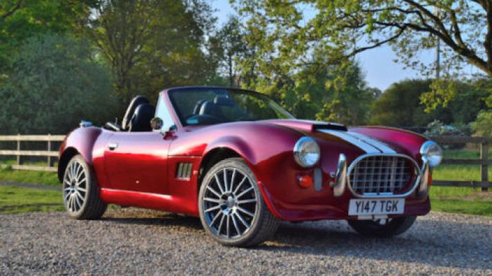 Możesz przerobić BMW Z3 na AC Cobrę, ale lepiej tego nie rób | autoGALERIA