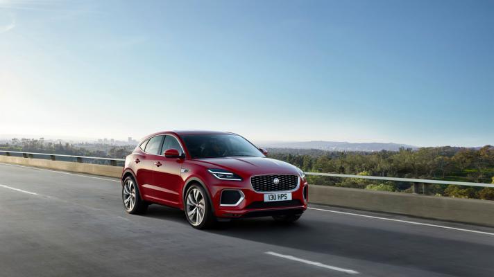 Jaguar E-Pace (2021) dołącza do zmodernizowanej gamy marki | autoGALERIA