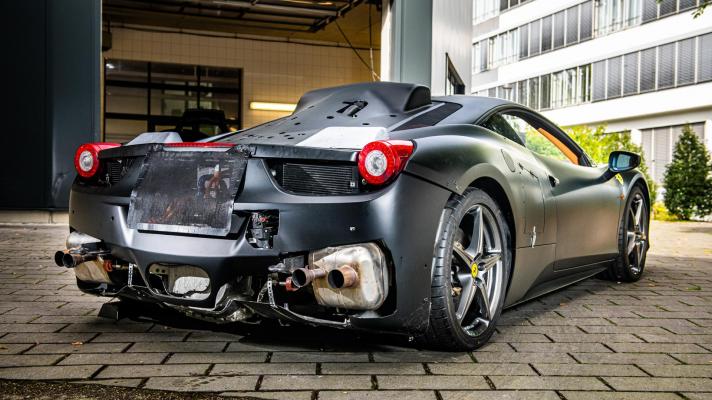 Oryginalny prototyp LaFerrari trafił na sprzedaż. Wygląda jak Batmobile ...