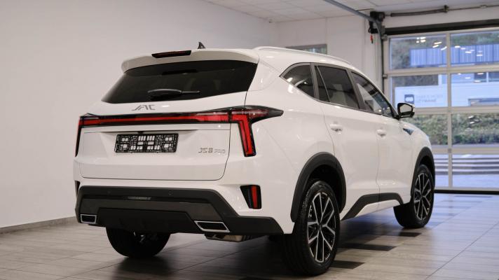 Więcej chińskich aut? Bardzo proszę, JAC JS8 debiutuje w Polsce. Co ...