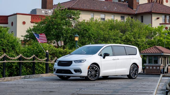 Najsmutniejsza rocznica świata. Chrysler Pacifica 100th Anniversary to ...
