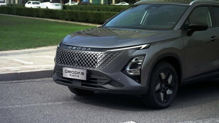 Omoda 5 HEV debiutuje w Polsce. 224 KM i hybryda za mniej niż 120 000 ...